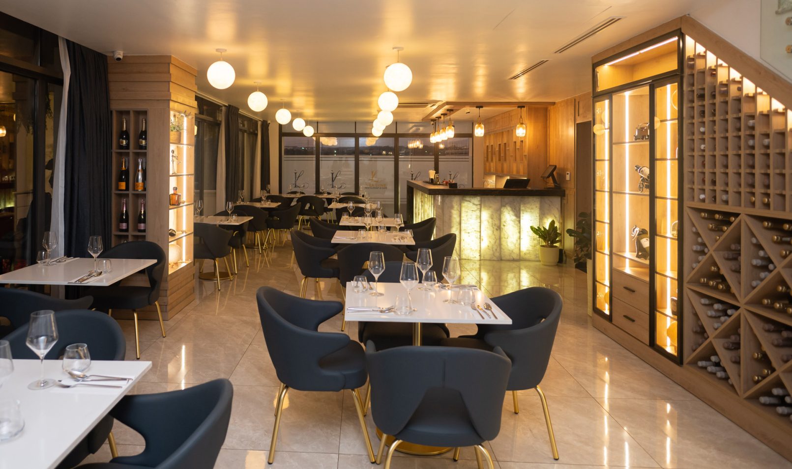 À La Lune Restaurant – An Atmosphere for Exotic Tastes